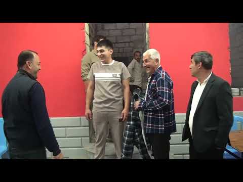 Elşenin oğlu Böyağa əsgərlikden gəldi.