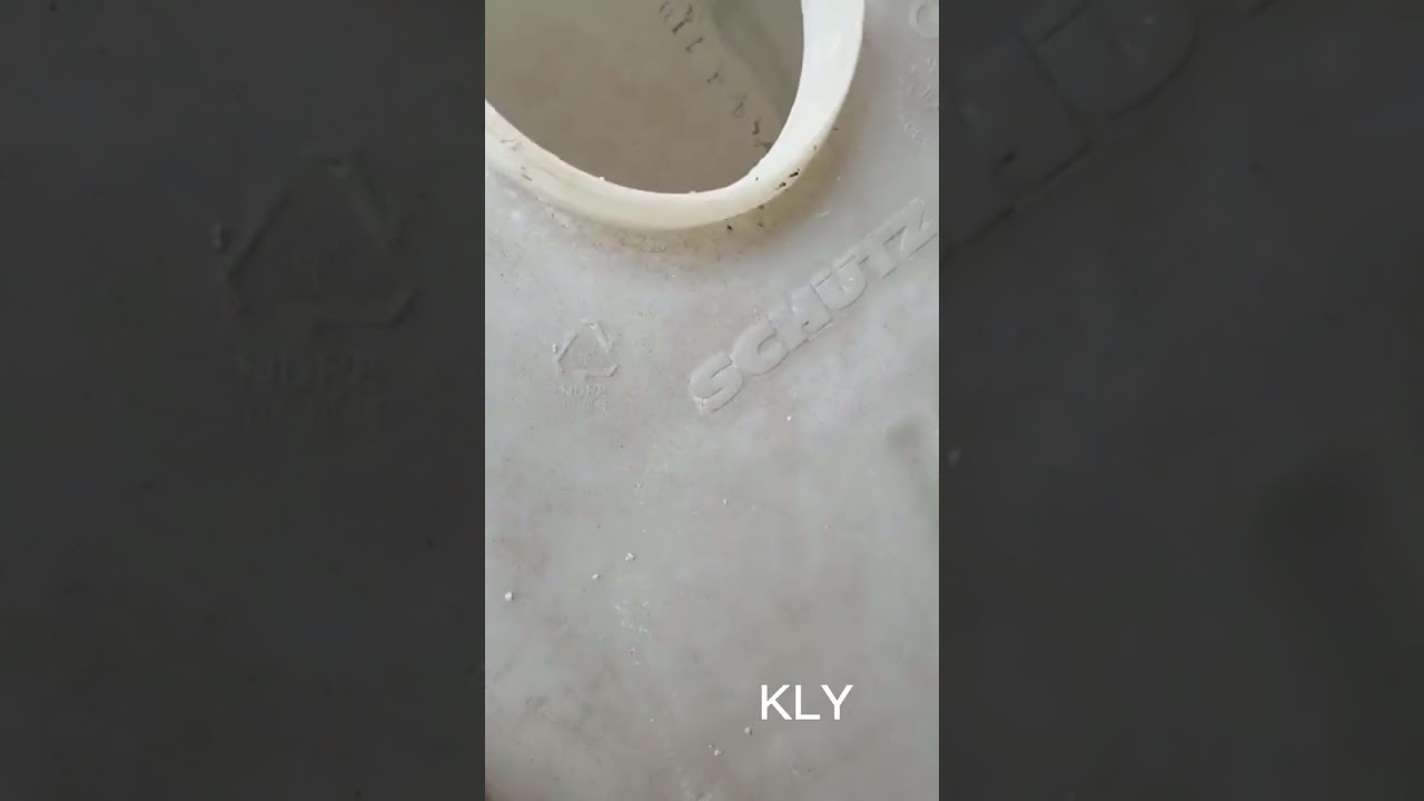 IBC Tote cleaning using high pressure rotary nozzles - YouTube