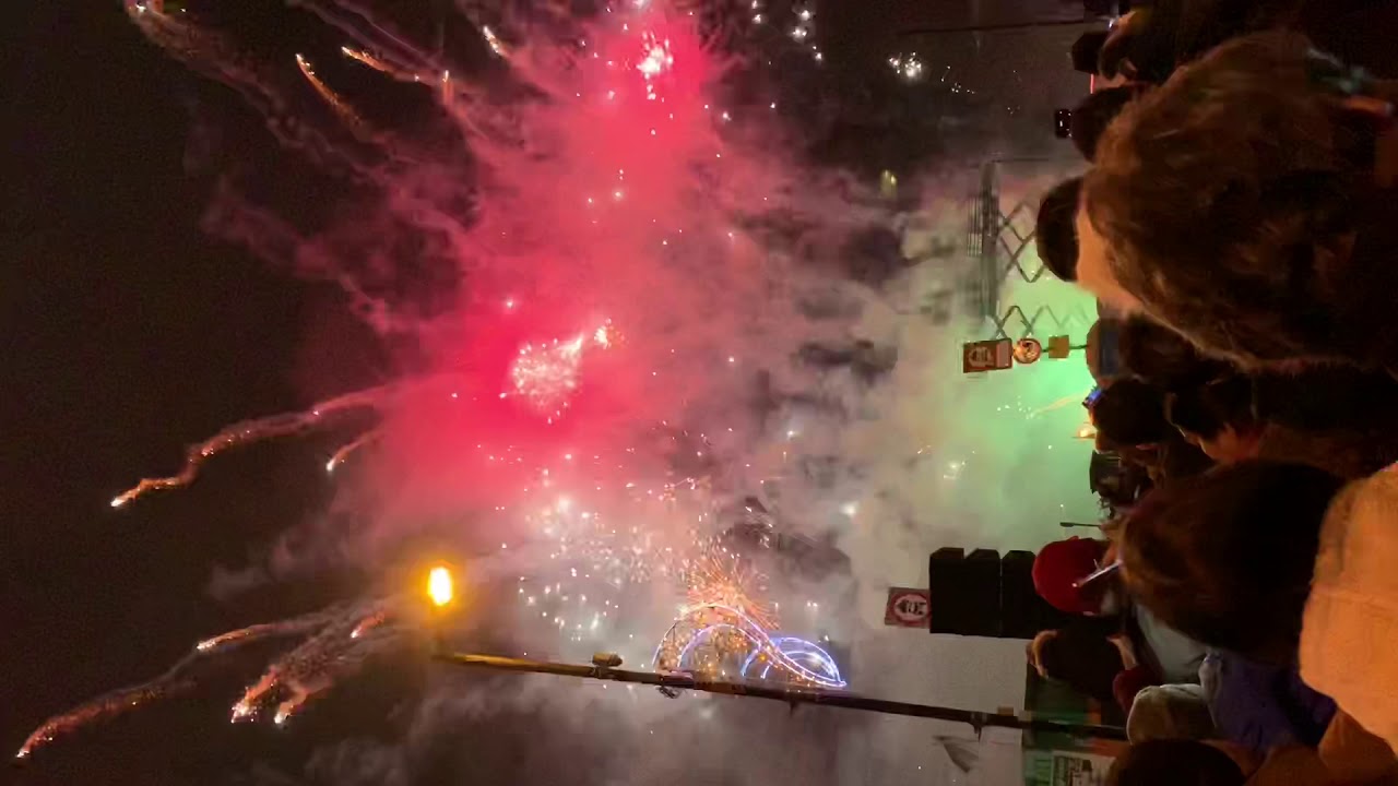 Manchester NYE fireworks 2020 - YouTube