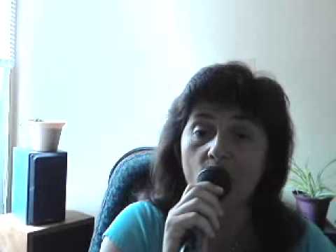 Joue moi un air sur ton violon Lynn Fleury) - YouTube