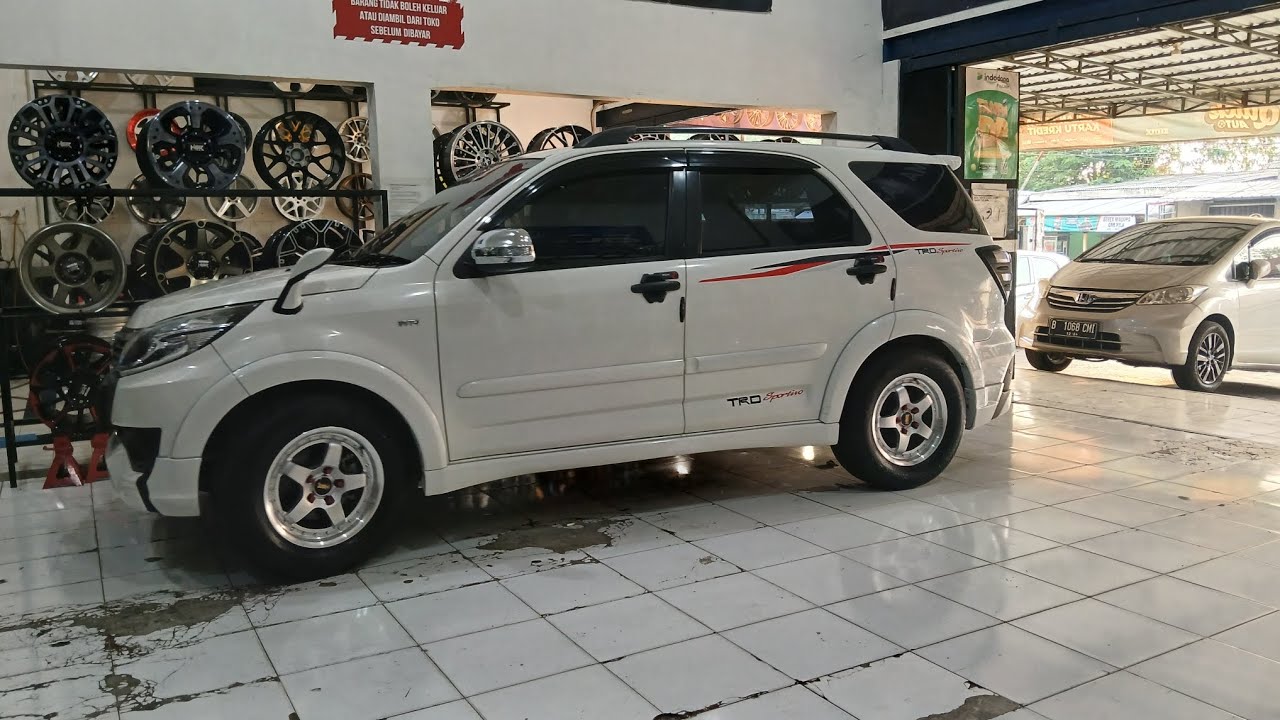 Modifikasi Mobil Terios Ganti Velg Hsr Type BOB ring 16 + ban 235 60 ...