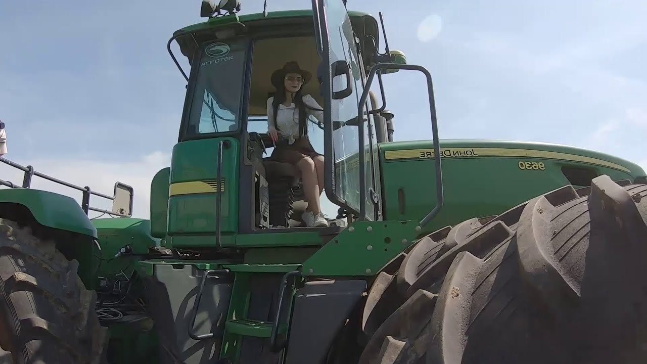 🔥Can a Pretty Girl Really Dominate the World of TRACTOR Driving? Farm ...