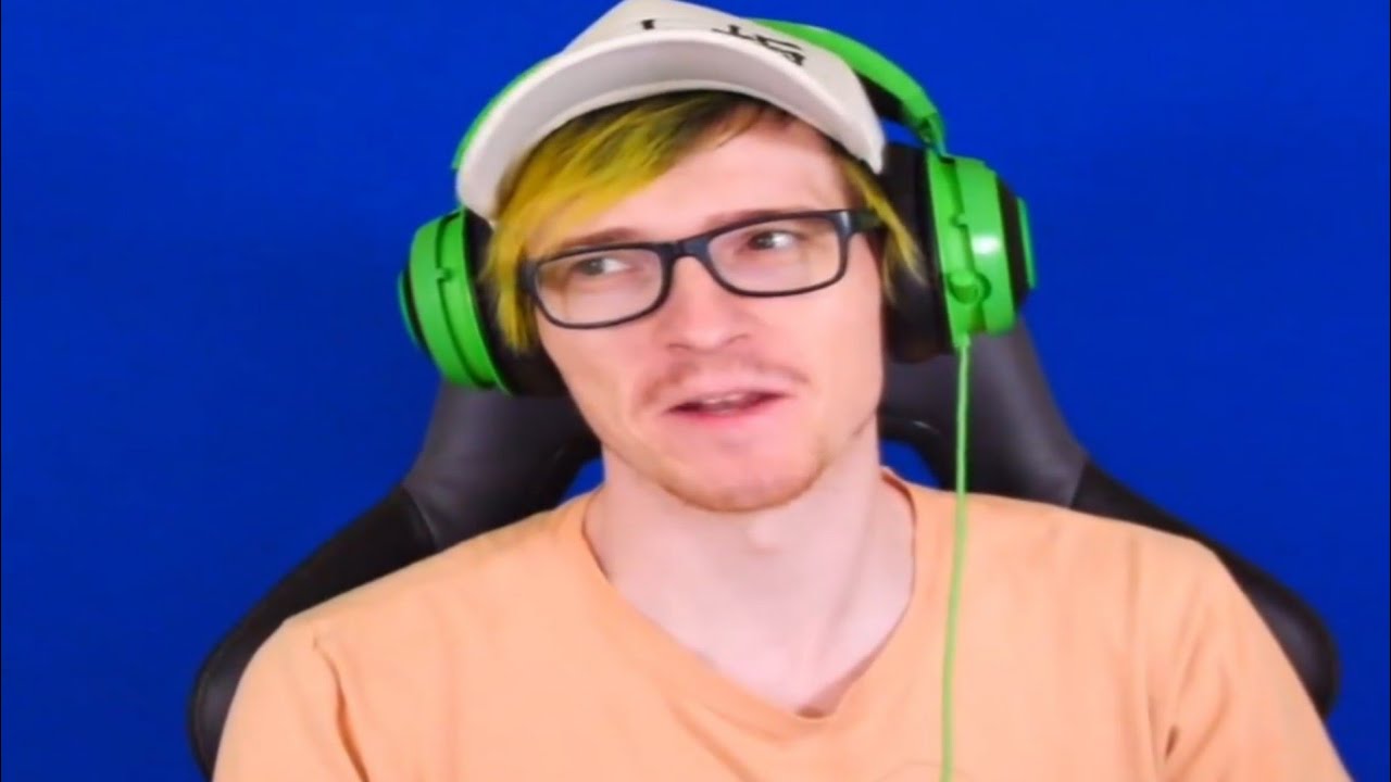 bijuu mike pronouncing my name - YouTube