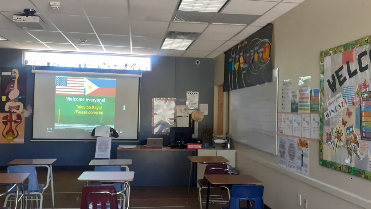 This is how my Classroom look like here in America - YouTube