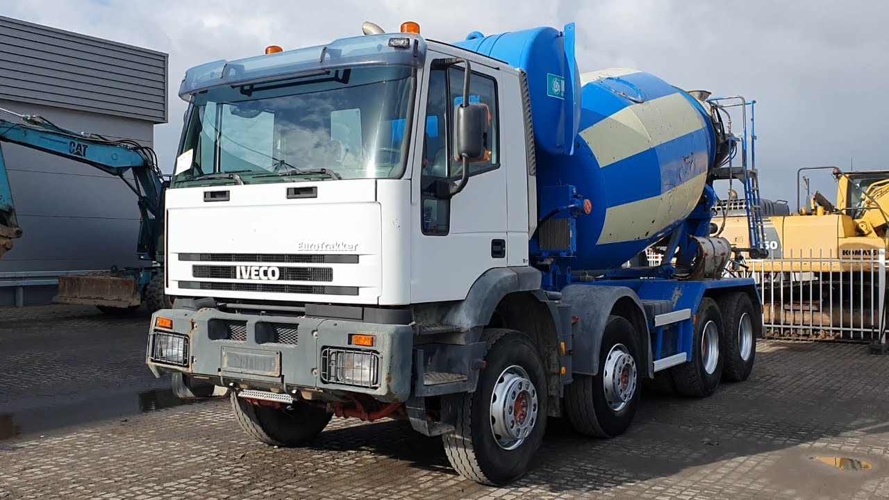 70162058 Iveco EuroTrakker - YouTube