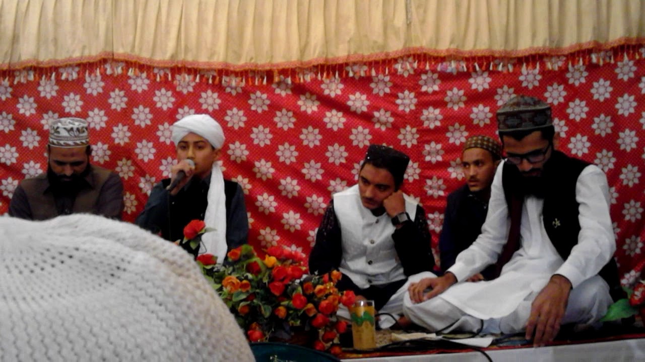 Ab to bas aik hi dhon ha k madina dekho by sameer chisti - YouTube