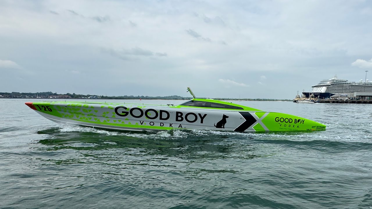 Around the Island Powerboat Race - UKOPRA Round 1 - YouTube