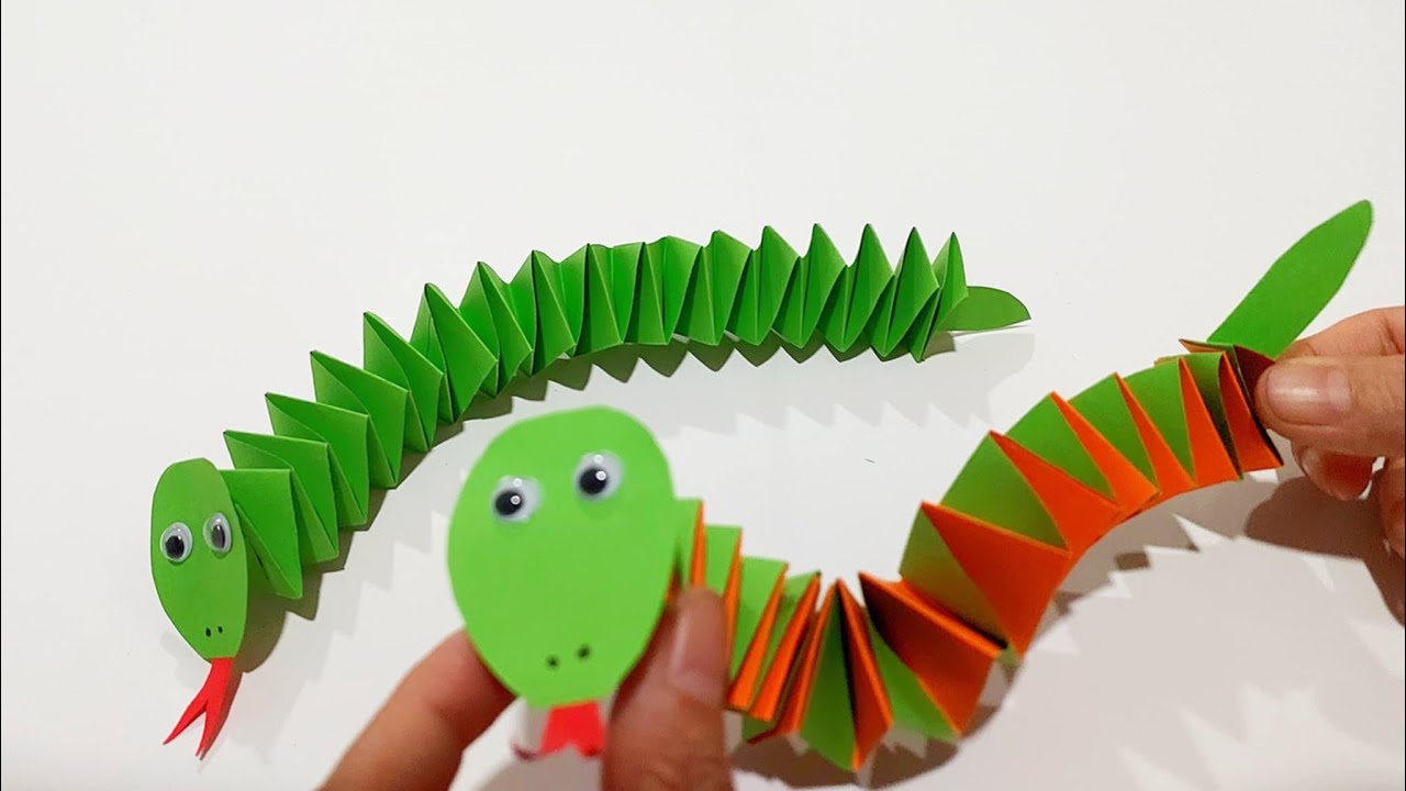 Origami Tutorial | How to fold an Easy paper Origami Snake - YouTube