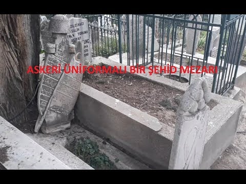 Askeri Üniformalı Bir Şehid Mezarı - Emir Sultan