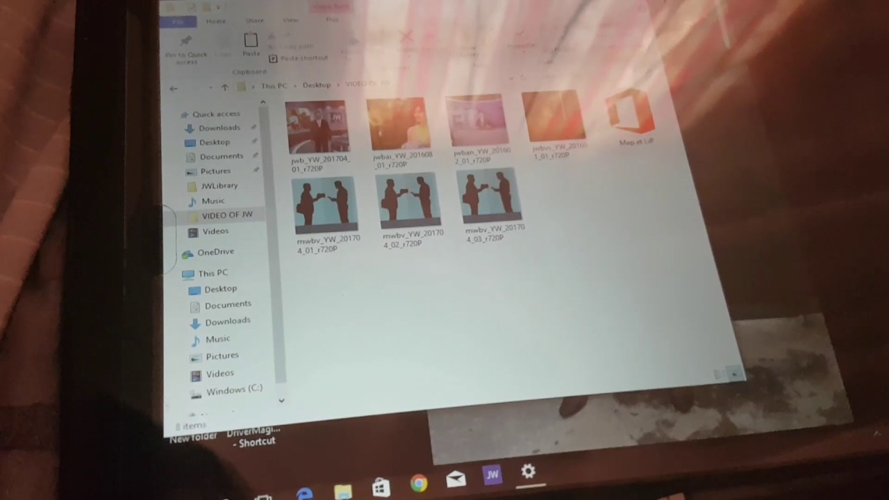 Konka Tablet IQ 101 running Windows 10 after an upgrade from Windows 8. ...
