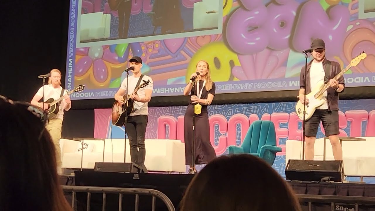 Loving Caliber Live Performance at Aphmau Vidcon Panel 2024 (Live ...
