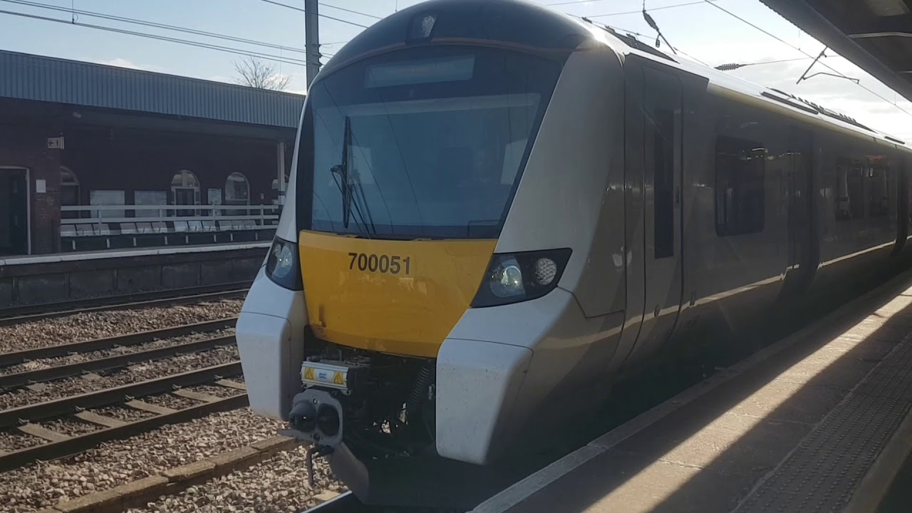 Trains at Hitchin Featuring 700s and 801s and 802s and freight - YouTube