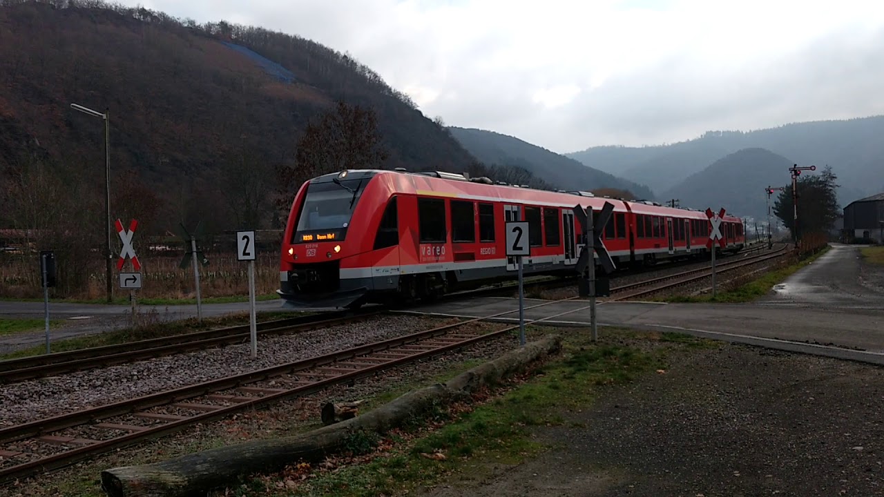 Bahnübergang Dernau / Ahrtal Level crossing Germany Ahr valley - YouTube