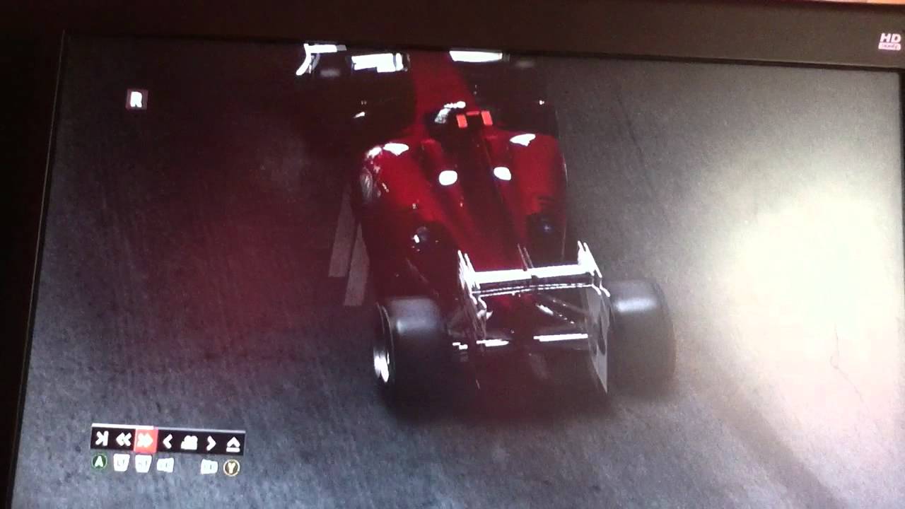 F1 2010 Ferrari slides in light rain in Singapore - YouTube