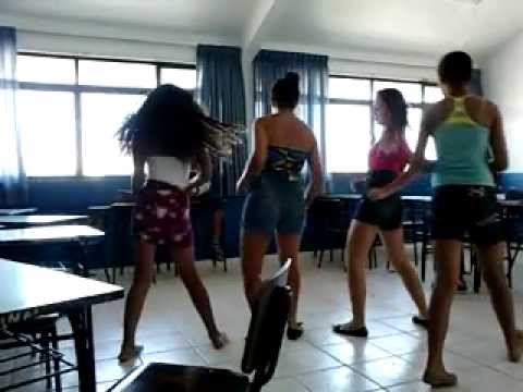 Meninas da 71 Dançando Funk - Ultimo dia de Aula!