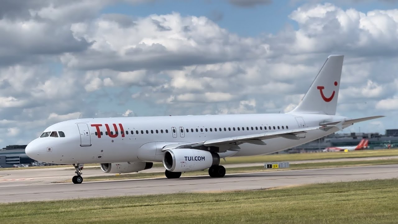 Airbus A320-232 takeoff. TUI TOM6TL Manchester to Mahon - YouTube
