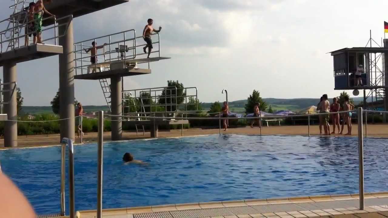 Im freibad springen - YouTube