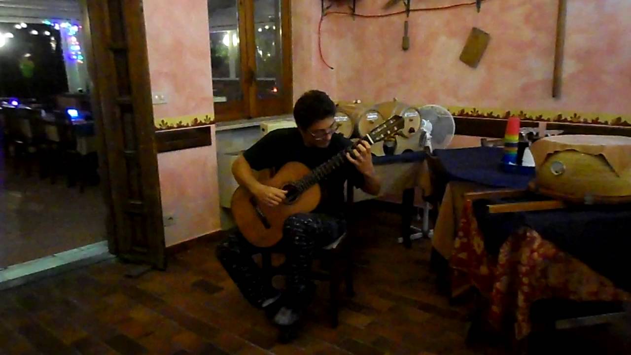 Minuet di Johann Philipp Krieger suonato da Juri Risso su una sua chitarra - YouTube