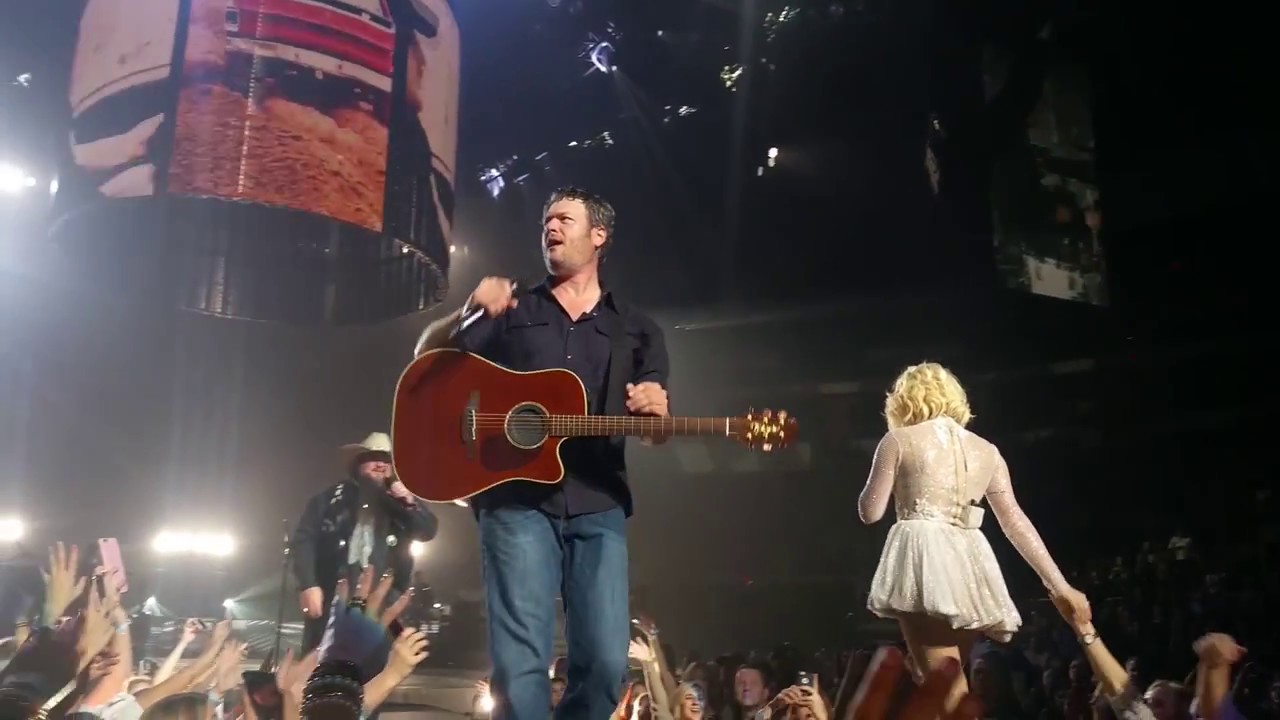 Blake Shelton performs Boys 'Round Here live in Fresno featuring ...
