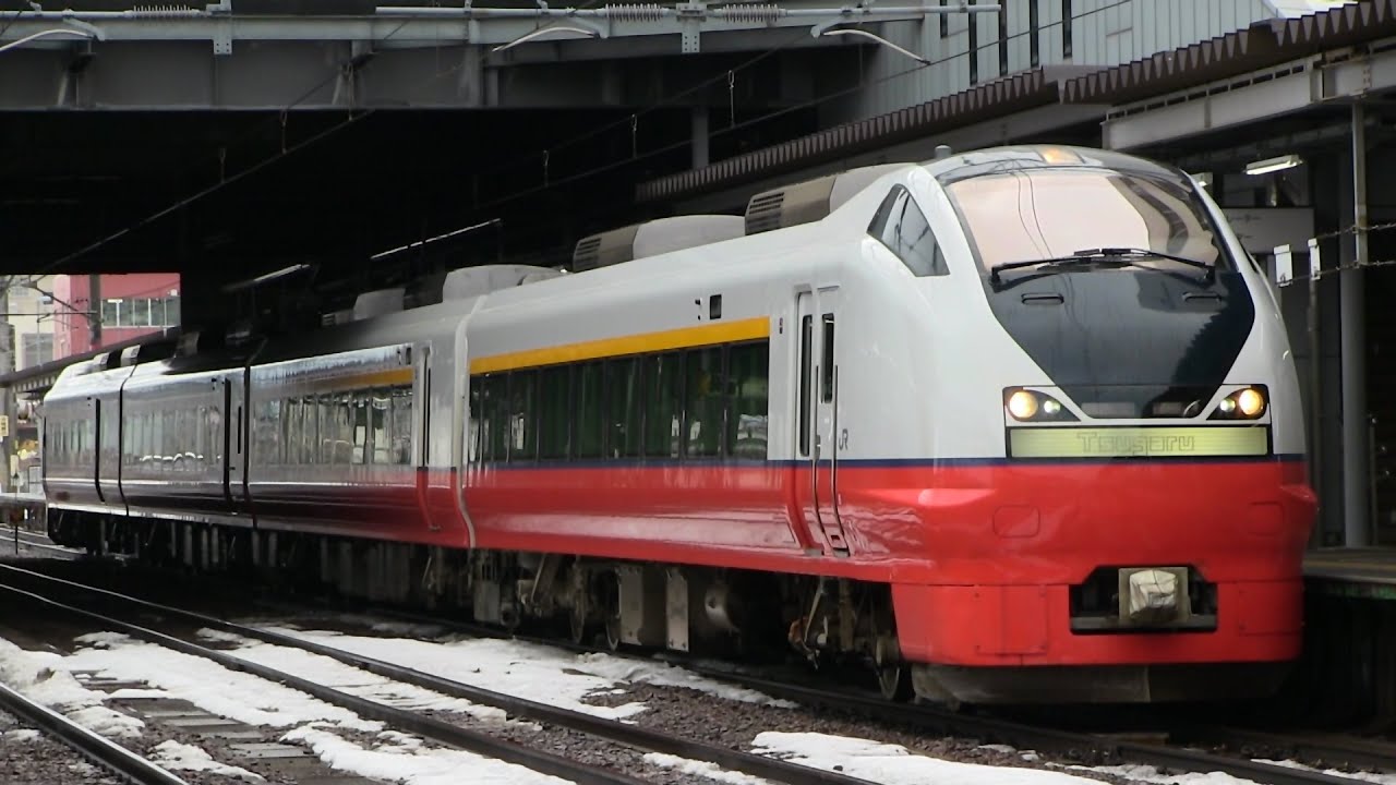 JR奥羽本線 弘前駅 E751系（つがる） - YouTube