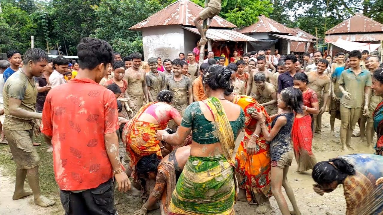 Coconut Play 🥥 Narikel Khela🥥 Kada khela 🌴 Old Game But Amazing 😊 - YouTube