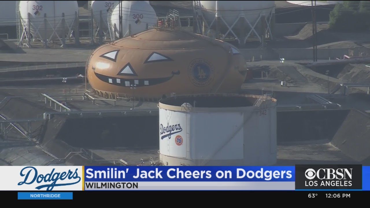Wilmington's Smilin' Jack Sports His Own Dodgers Gear - YouTube