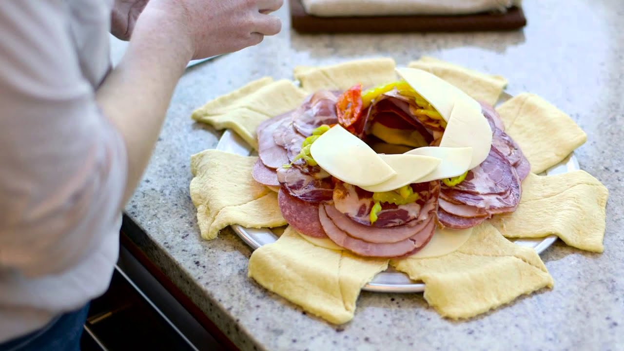 How To Make Spicy Italian Crescent Ring - YouTube