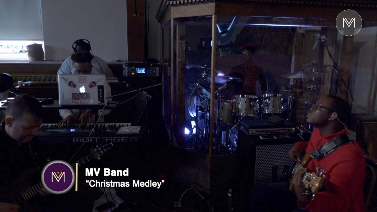 MV Band: "Christmas Medley" - YouTube