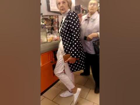 Таджик в магазин верни - YouTube