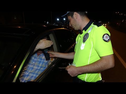 ALKOLLÜ SÜRÜCÜLER İLE POLİSLER ARASINDA İLGİNÇ DİYALOGLAR