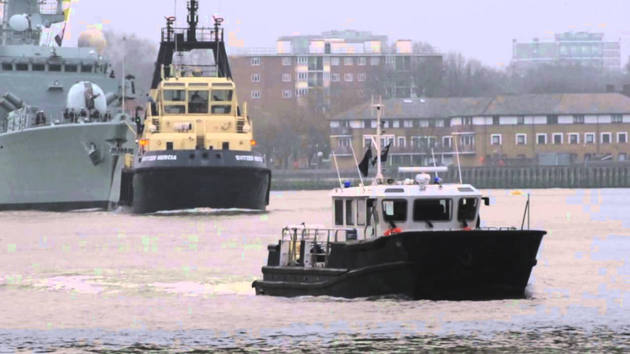HMS St Albans F83 arriving River Thames 170312 - YouTube