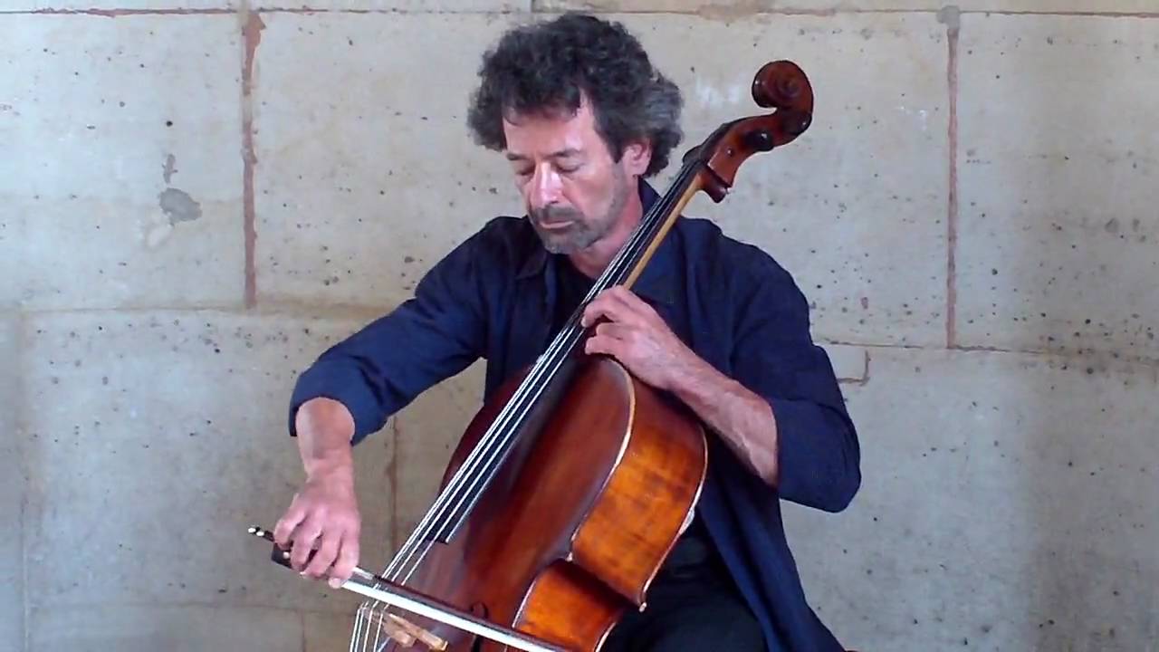 Louvre cello busker.MOV - YouTube