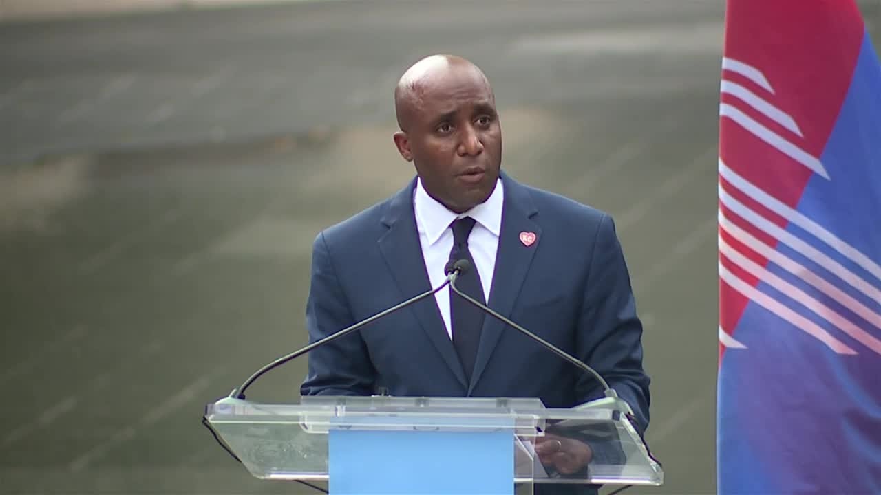 Kansas City, Missouri, Mayor Quinton Lucas, city council members sworn ...