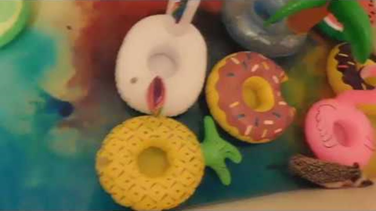 Hedgehog Pool Party || ViralHog - YouTube