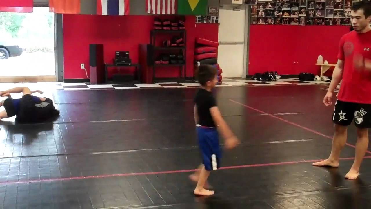 4OZ Fight Club kids MMA.. - YouTube