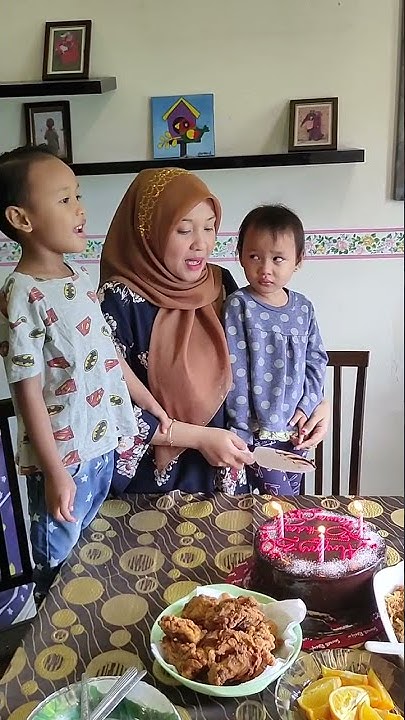 MOSH - Besday Mama Nurain - YouTube