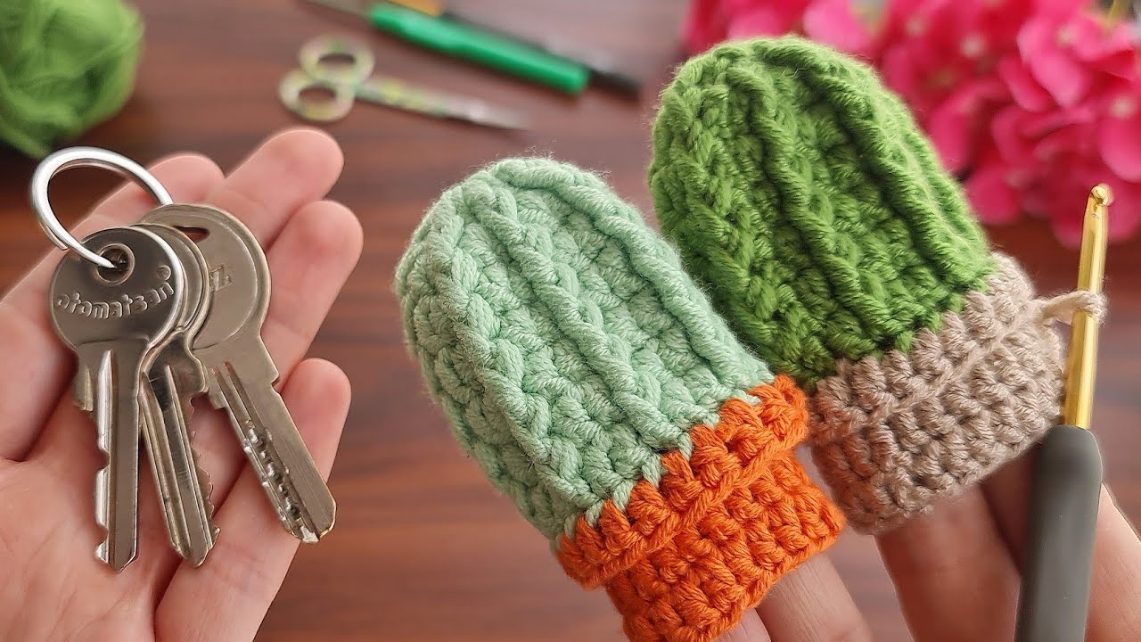 Wow !! Super easy, very useful crochet hat keychain , sell and give as ...