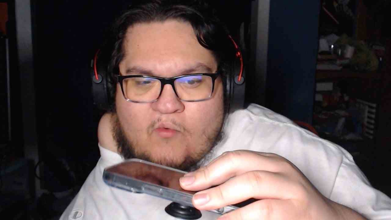 ASMR TAPPING ON RANDOM THINGS - YouTube