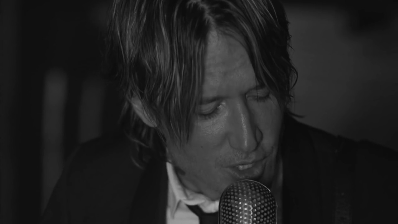 Keith Urban_Blue Ain't Your color - YouTube