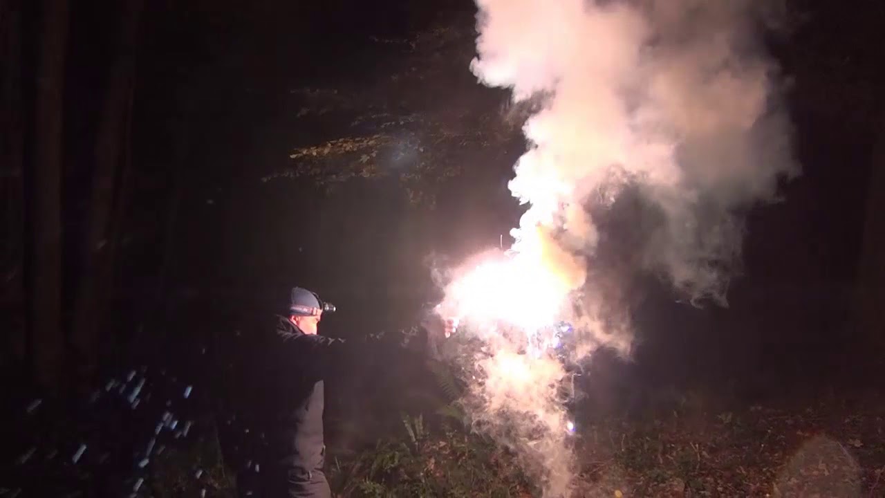 Bonfire night flares 1 - YouTube