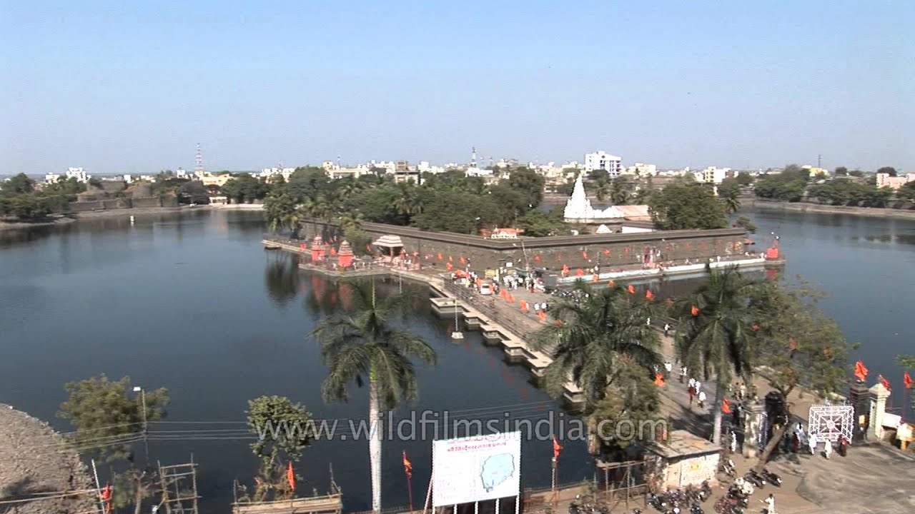 Siddheshwar Lake temple of Solapur - YouTube