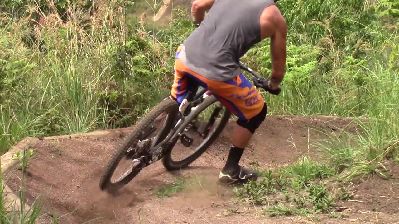 GRAVITY MOUNTAIN BIKING - YouTube