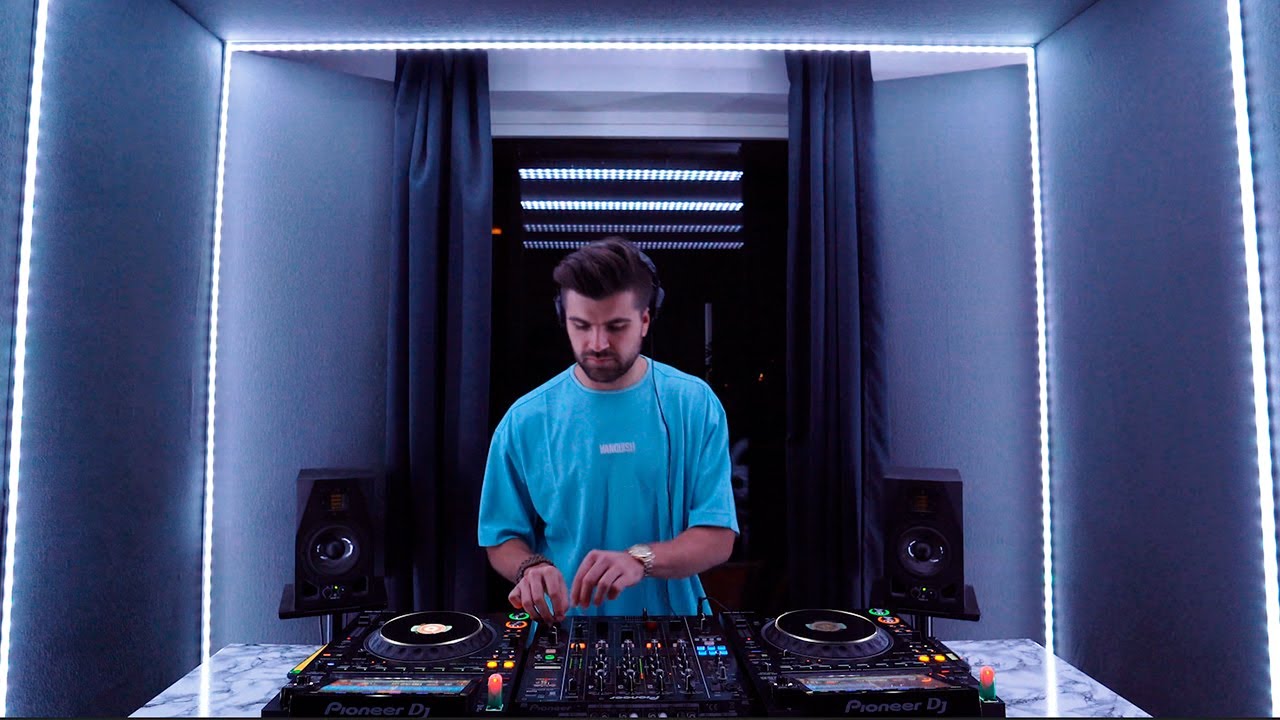 1 Hour Techno Studio Set Pt. 2 - YouTube