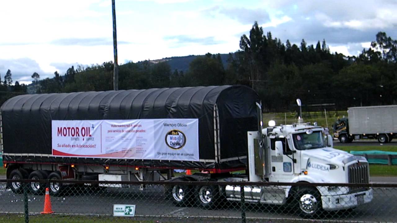 Desfile Gran Premio Nacional Tractomulas 2014 - YouTube