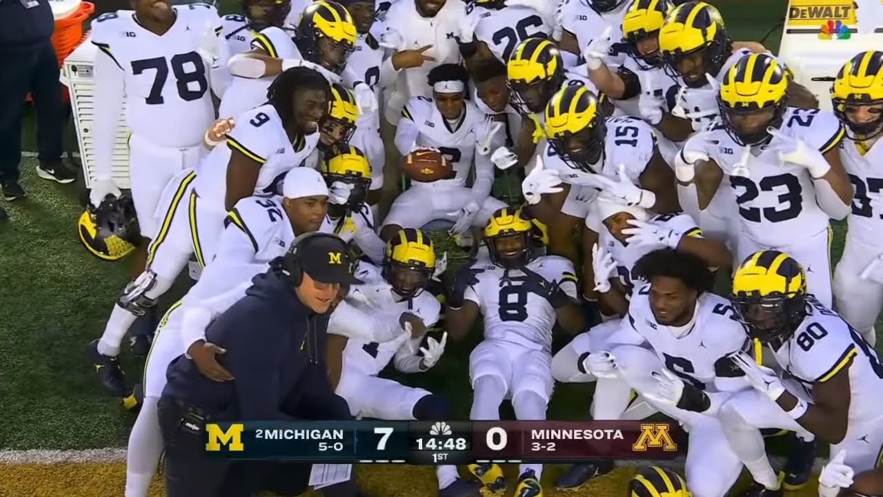 Michigan pick six vs Minnesota and Jim Harbaugh joins the celebration 😅 ...