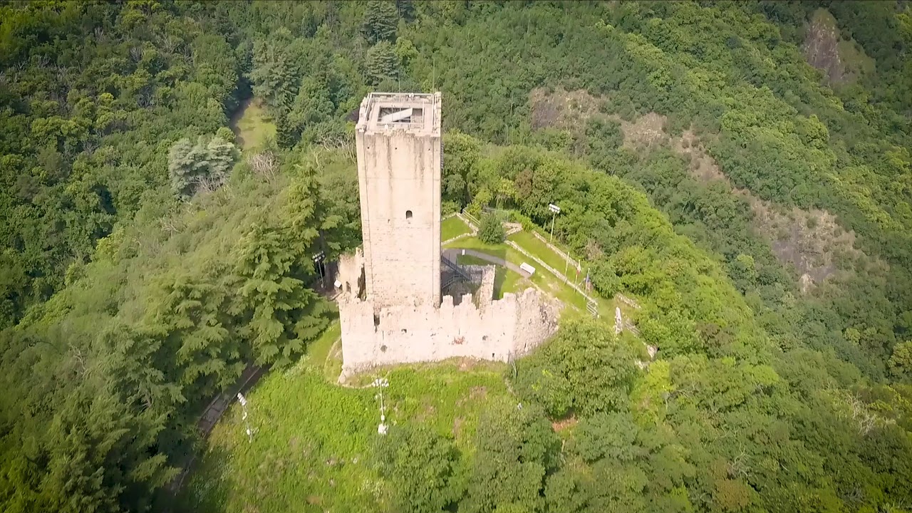 Castel baradello -COMO- - YouTube