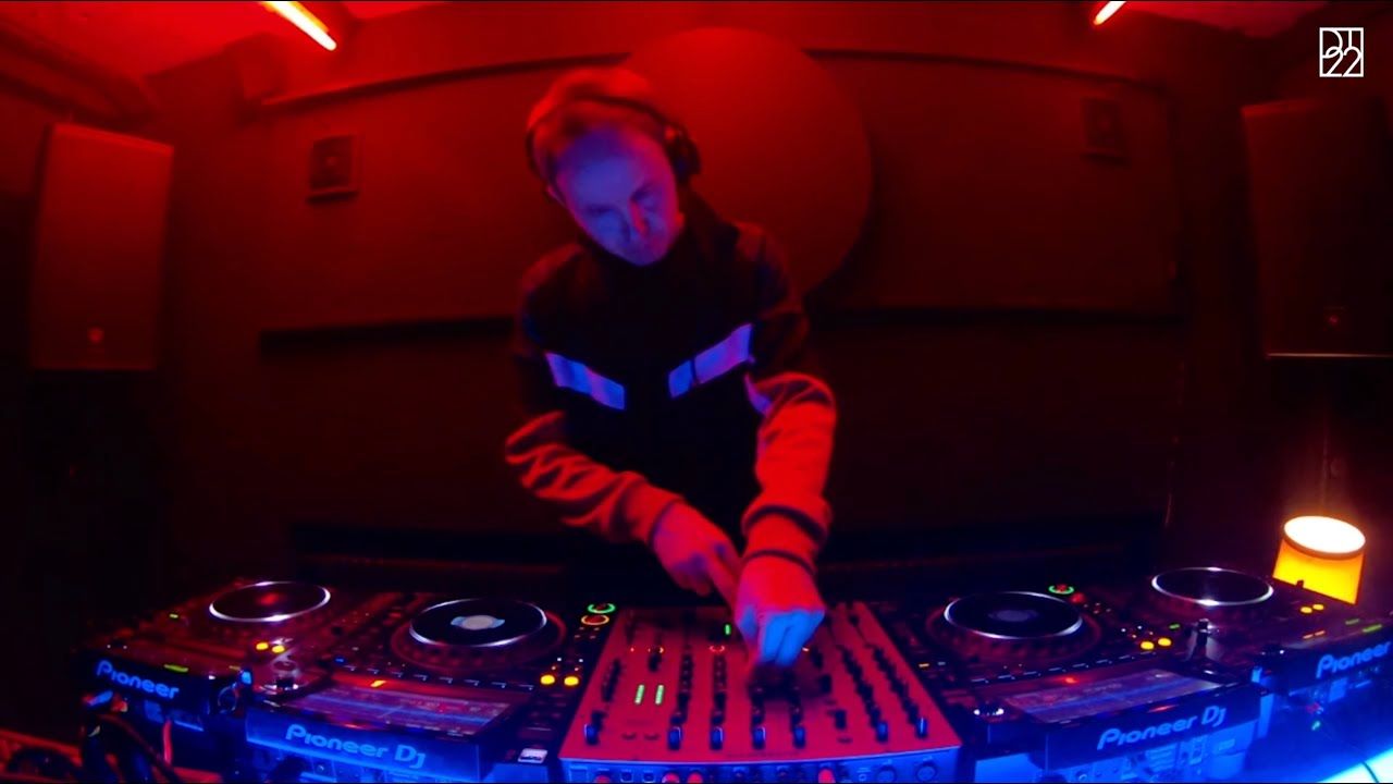 DT22 Studio Sessions | Funkdoc - YouTube