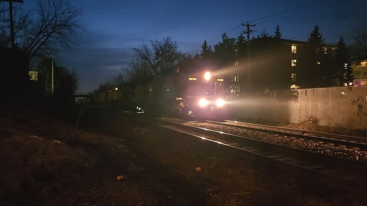UP 6850 leads MBUPRX past 73rd Street on the Union Pacific Milwaukee Subdivision|2/6/24 - YouTube