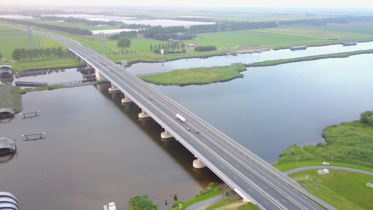 Ramspolbrug Kampen vanuit de lucht. - YouTube