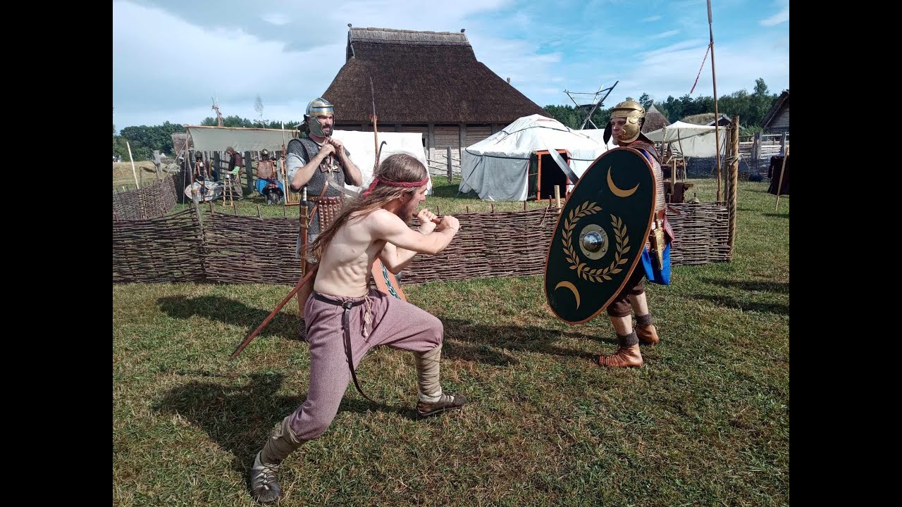 Friendly sparring: Batavian auxiliary soldier and Dacian warrior. - YouTube